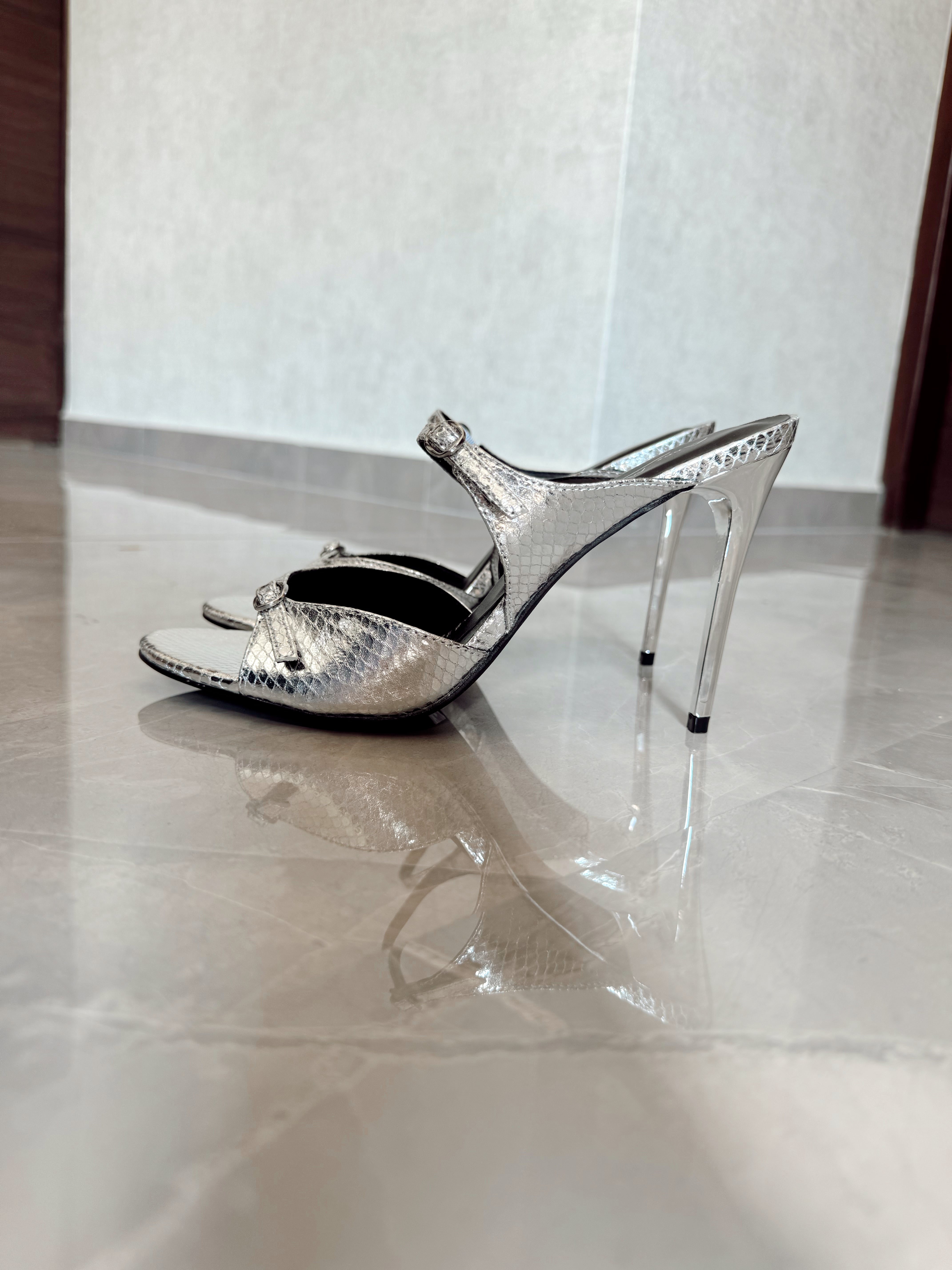 CORA PLATA – TRESH.mx